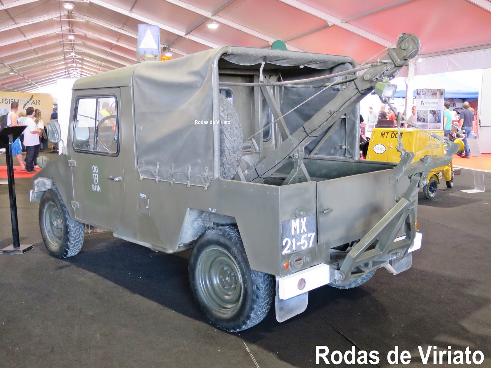 Jipe UMM Cournil 4x4 - Auto socorro militar