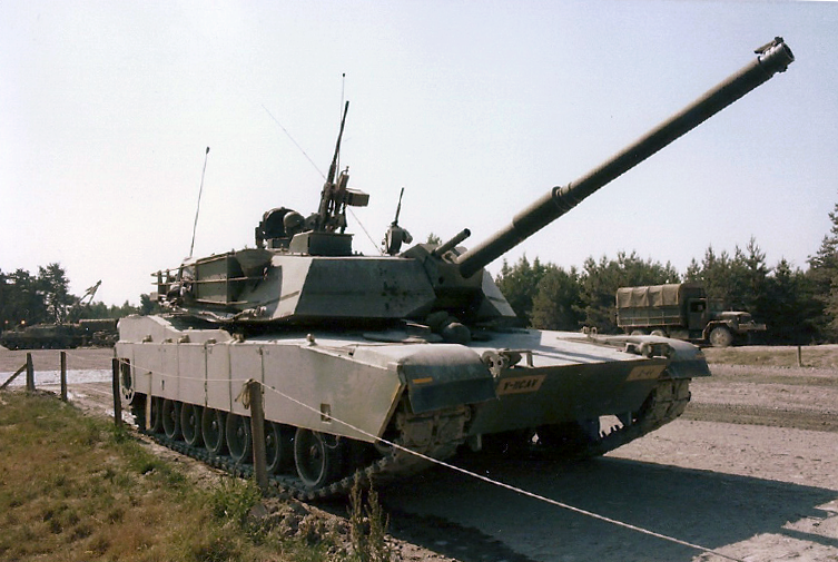 My Daily Kona: The U.S Army M1 Abrams and the German Leopard 2 Tank ...