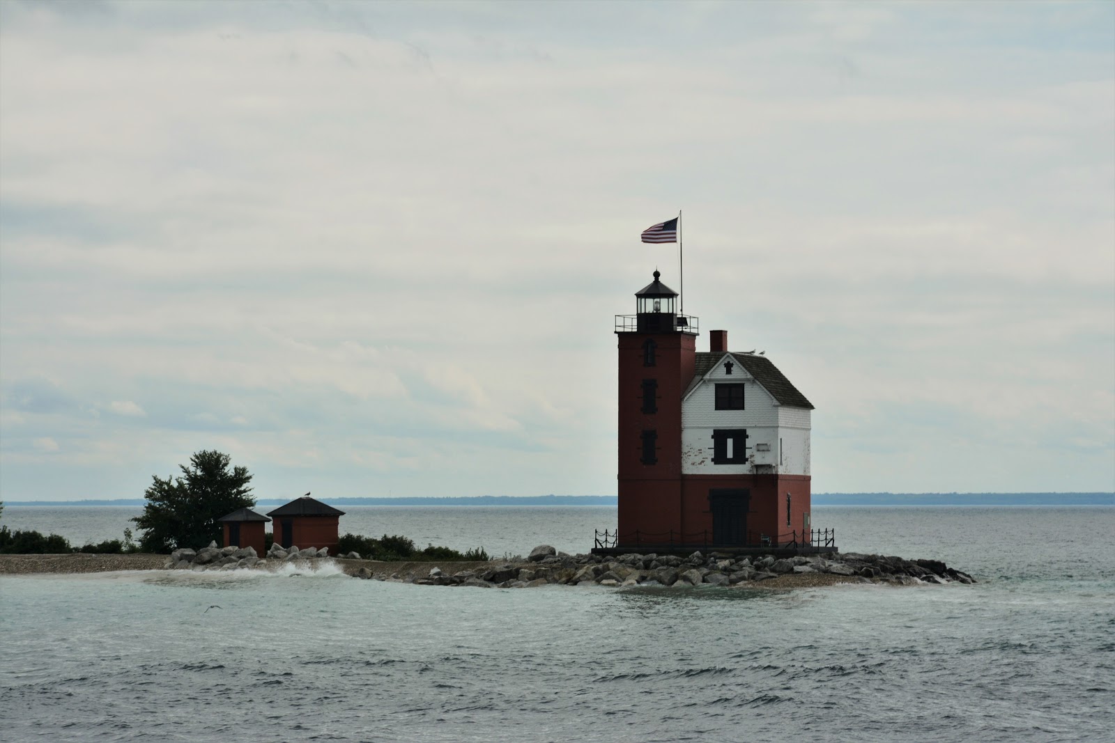 WC-LIGHTHOUSES: ROUND ISLAND LIGHTHOUSE - ROUND ISLAND, MICHIGAN