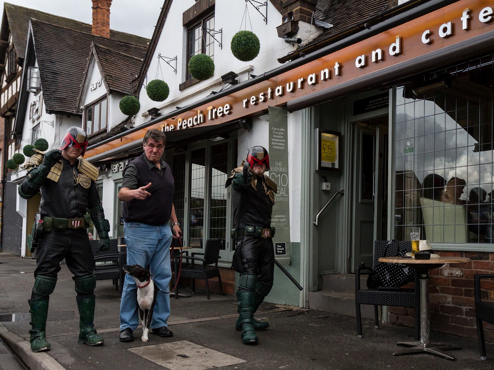 Cellar of Dredd: The Judges and John Wagner hit The Peach Tree