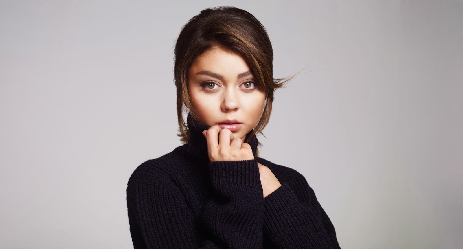 Entrevista e photoshoot de Sarah Hyland para o site Aritzia