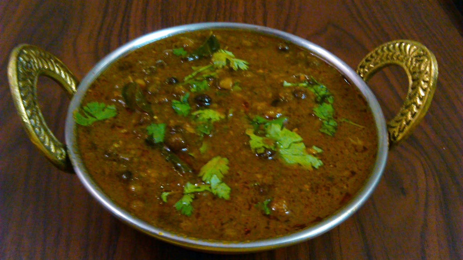 Kalya Vatanyachi Usal | Black Peas Curry | Nilam's Recipes