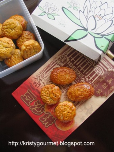 'Dou Sa' Mooncake Biscuit @ 红豆沙公仔饼