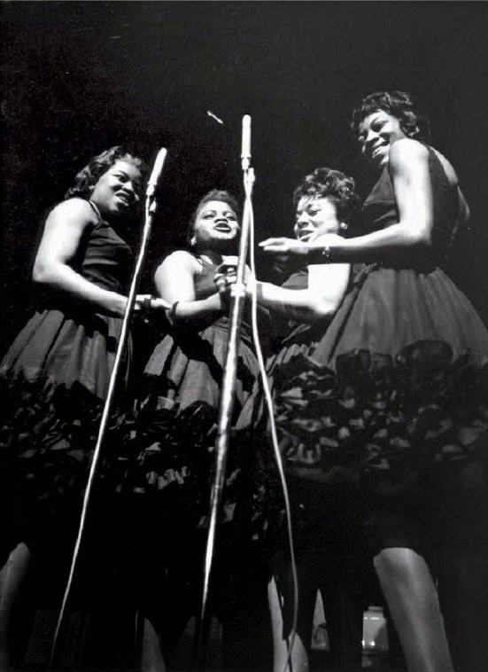 Ray Charles Video Museum: Ray Charles & The Raelettes