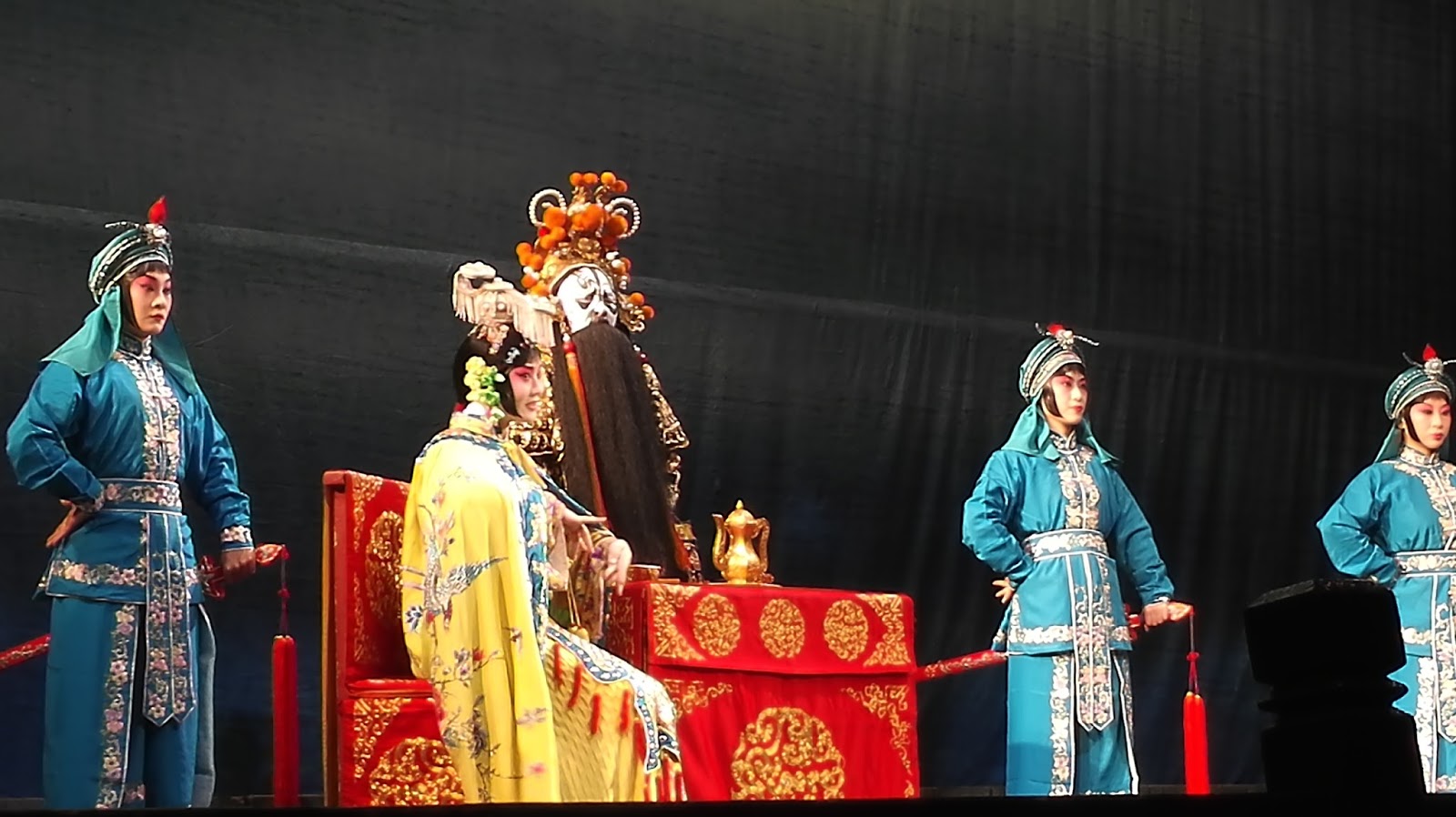 Thong's Masks Collection: Beijing: Emotional adventure with Beijing opera