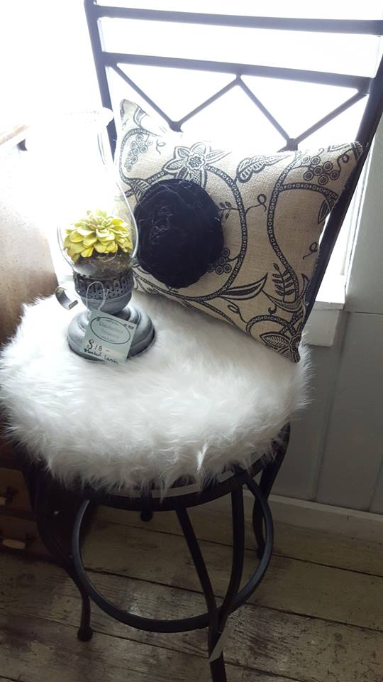 Ramshackled Treasures: Decorating Your Living Room with Ramshackled ...