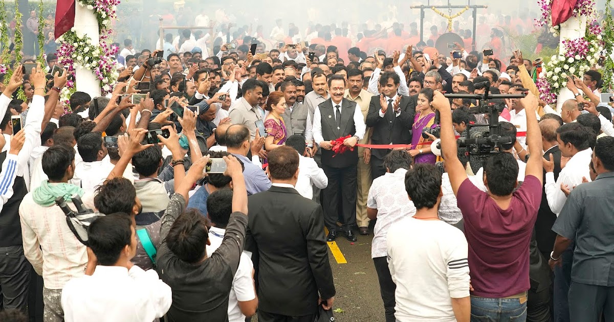 Saharasri at Aamby Valley ~ Subrata Roy