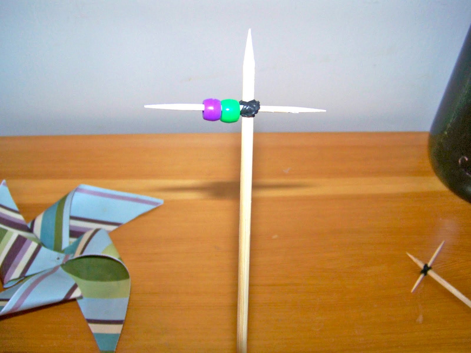 Crafty Confessions of a Brainy Mom: Kiddle Craft: Homemade Pinwheels