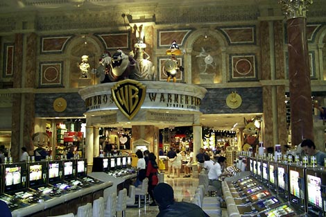 The KEN P.D. SNYDECAST EXPERIENCE: The Warner Brothers store