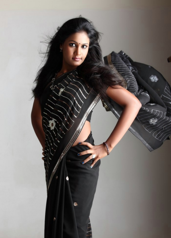 Suhasini Hasini Hot Photoshoot Stills - Hot PHOTOSHOOT Bollywood ...