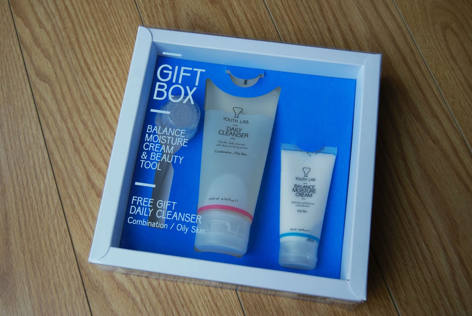 A Girl in Mint Green: SKIN | Review: Youth Lab. Gift Box Para Pele ...