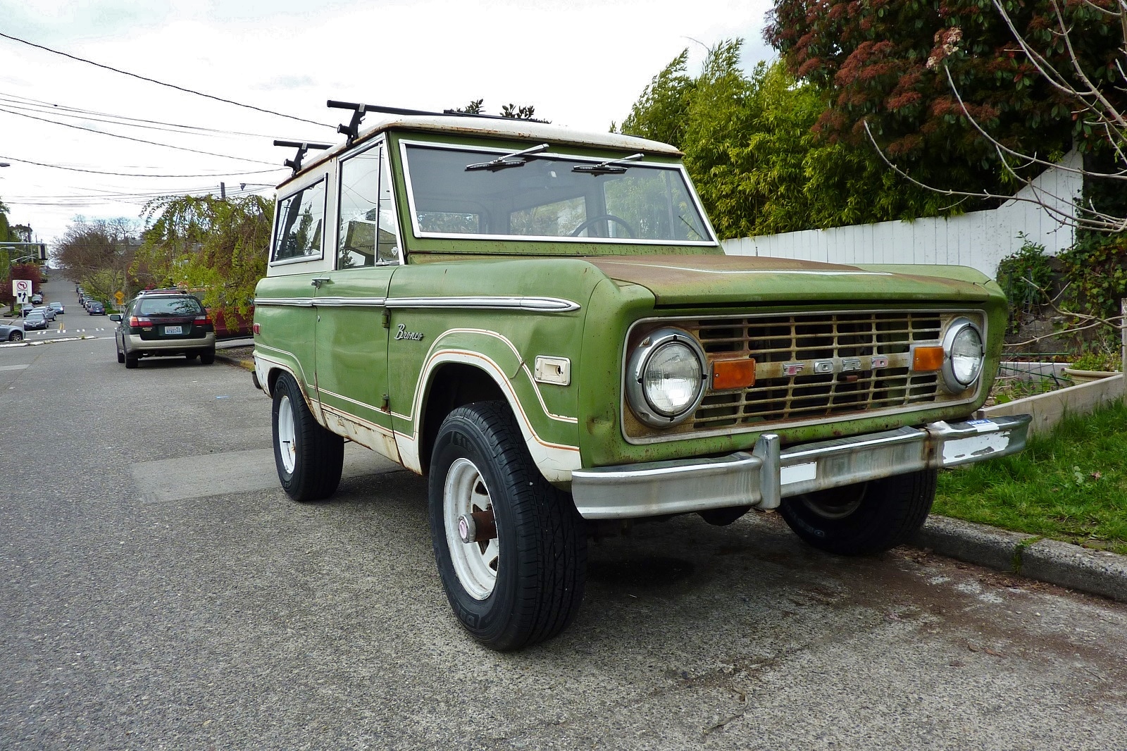 Seattle's Parked Cars: 1975 Ford Bronco Ranger