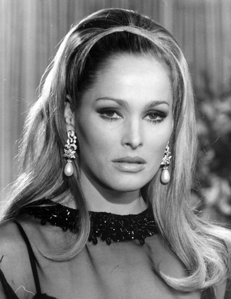 Ronin's Fortress: Ursula Andress