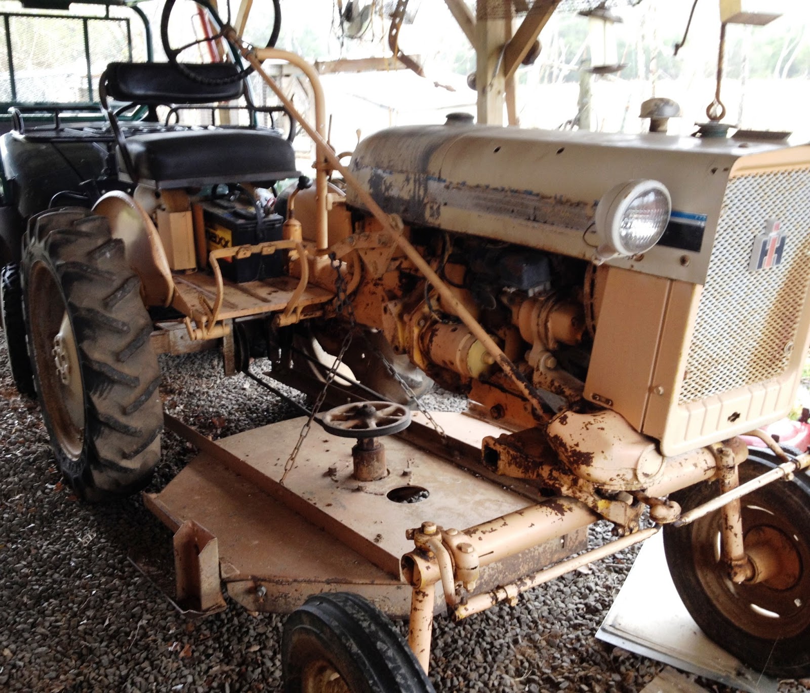 Farmall Cub Hub: April 2016