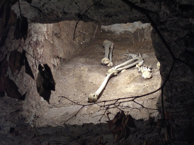 Heimatverein Rheinbreitbach: Gruft - Nachts im Museum