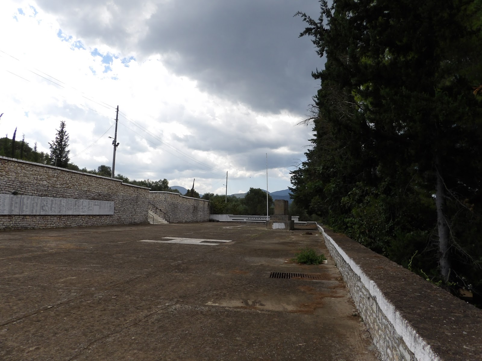 επι-δεξιος (ψάλτης): Photo essay: The well of Meligalas - Στην Πηγάδα ...