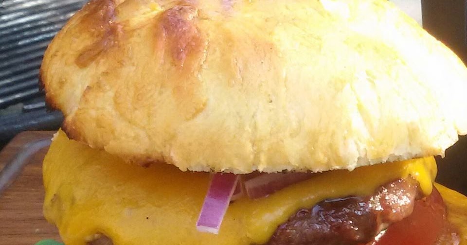 Ollis Grillabenteuer: Double Cheeseburger mit selbstgemachten Buns