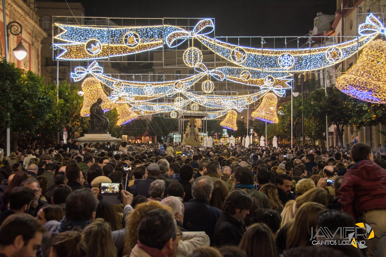 La Pasión a través del Objetivo.: "Sevilla, Rocío, Lotera" Salida ...
