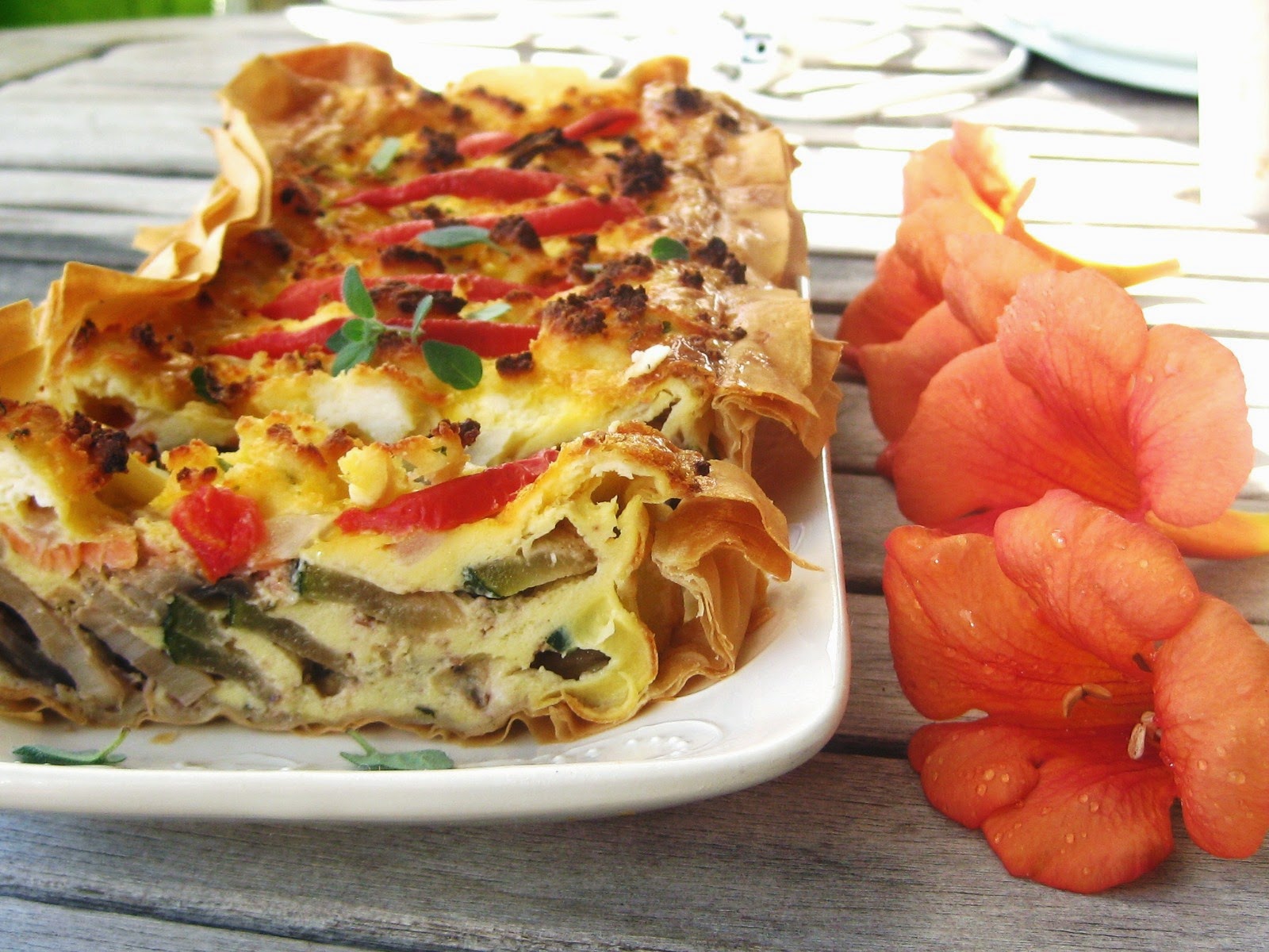 delilicias: Tarte de legumes com truta fumada e requeijão em massa filo