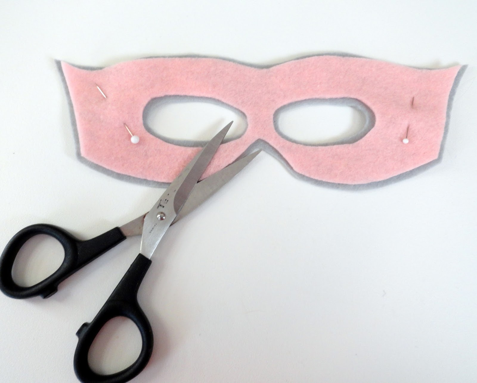 Super hero mask and crown tutorial with free template - Rachel Teodoro