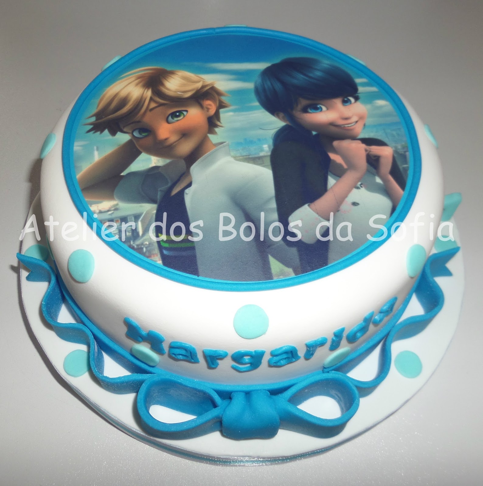 Atelier dos Bolos da Sofia: Bolo "Ladybug miraculous"