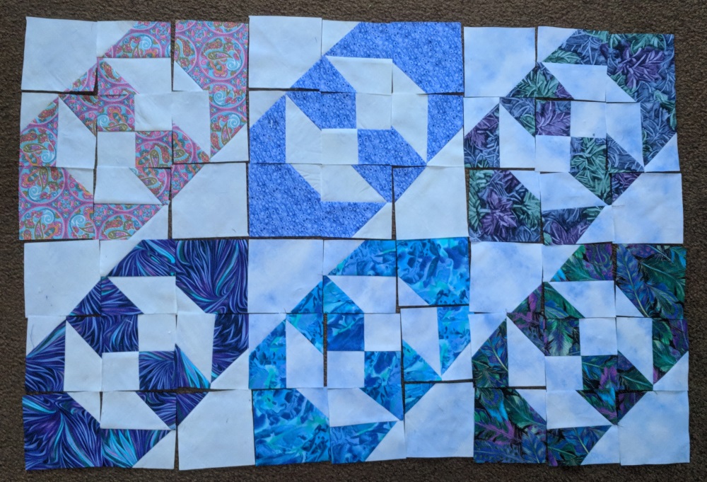 Hills Creek Quilter: Disappearing Hourglass Layouts