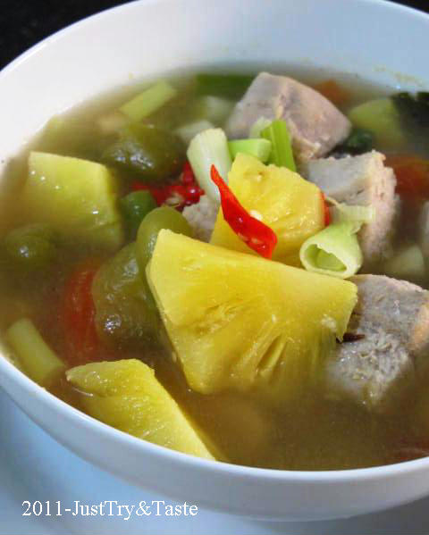 Sup Tuna Asam Pedas dengan Nanas | RESEP MASAKAN SEDERHANA