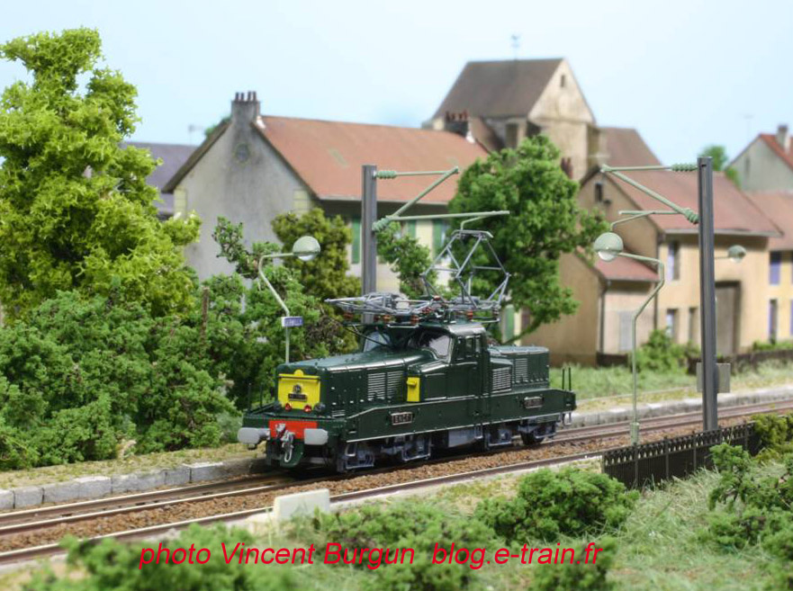 Loco-Revue: N : Une superbe BB 12000
