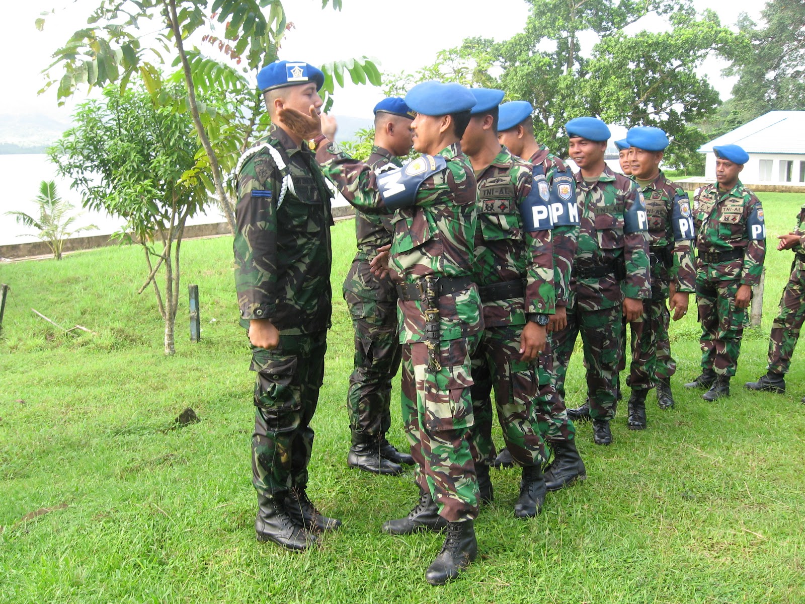 POLISI MILITER LANTAMAL IX AMBON: TRADISI PENERIMAAN ANGGOTA BARU POMAL ...