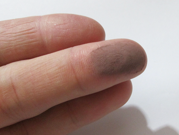 Sylly The Rockstar*: Review: MAC Quarry single eyeshadow