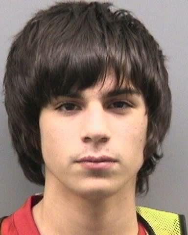 LOS INDOMABLES: Bad Boy who lookeed good