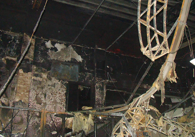 Fotos da "Boate Kiss" após incêndio que deixou centenas de mortos no RS.