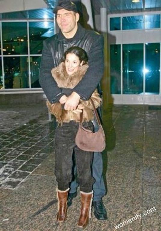 Nikolai Valuev and His Tiny Wife | Womenify