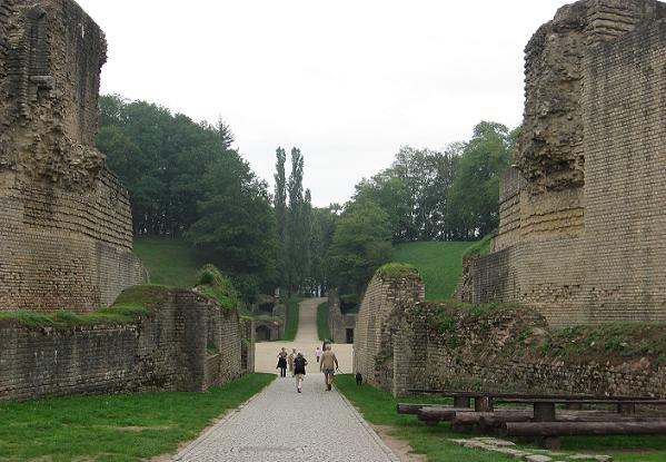 The Lost Fort: Built Into a Town Wall - The Amphitheatre in Augusta ...