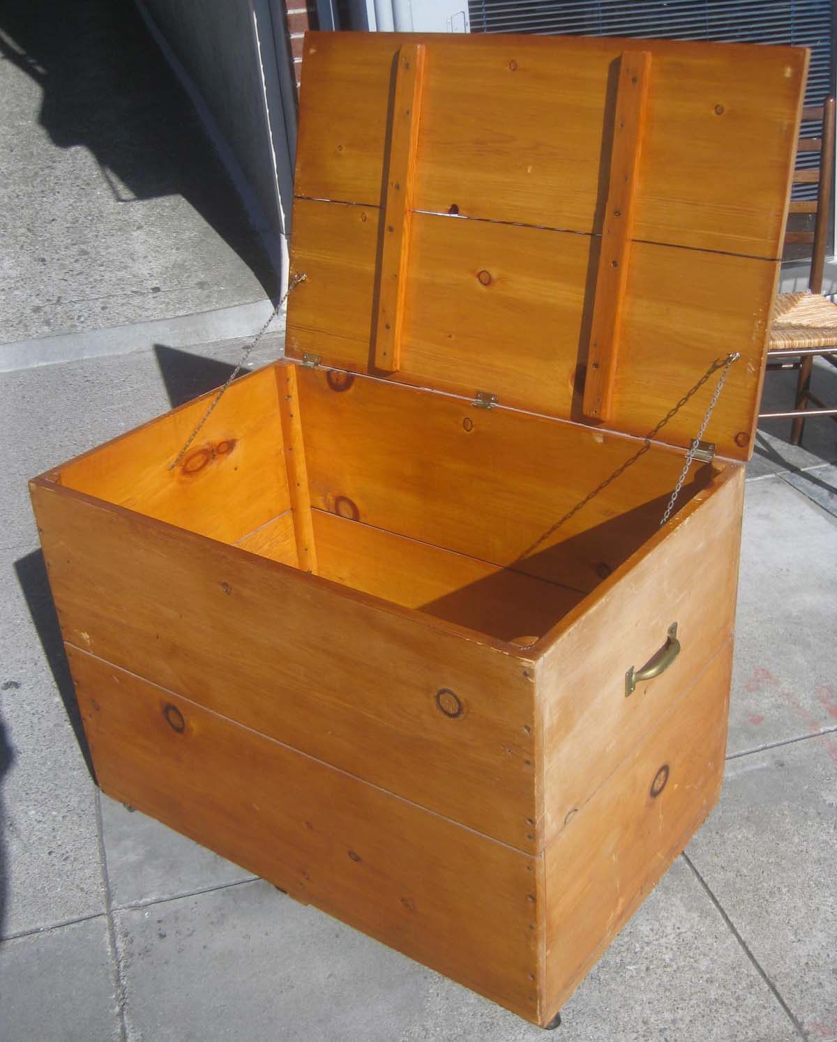 UHURU FURNITURE & COLLECTIBLES: SOLD - Large Crate/Trunk - $55