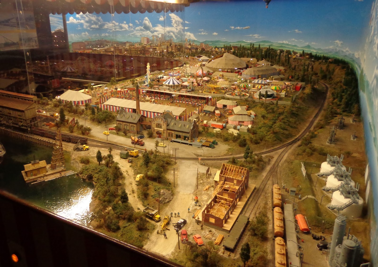 Bob's Miniature Wargaming Blog: Victoria: Miniature World