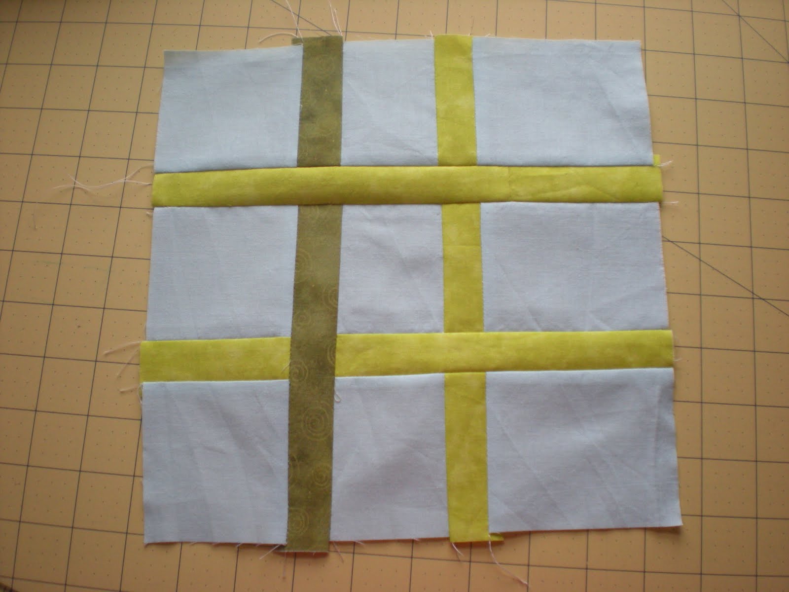 Life Under Quilts: Ribbon block tutorial