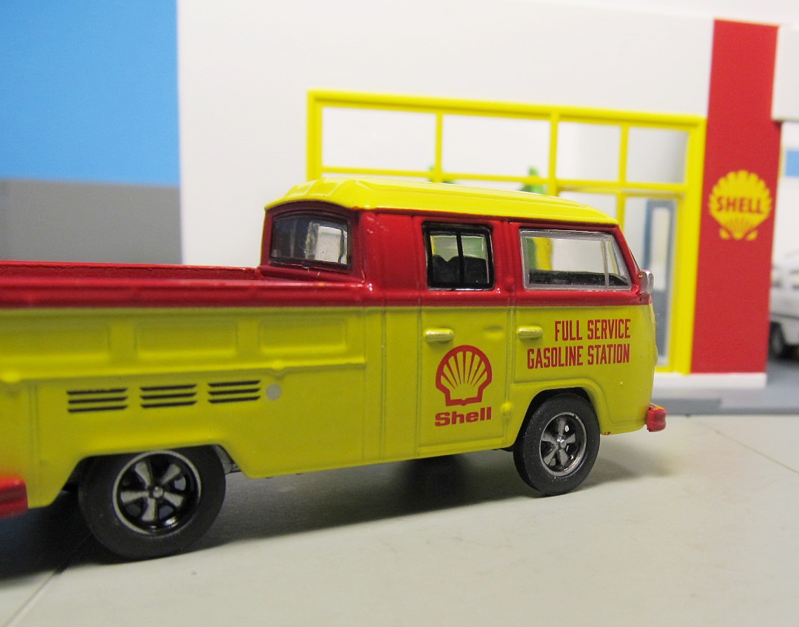 GreenLight Shell Volkswagen Type 2 T2 Double Cab Pick-up