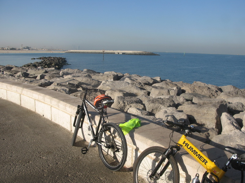 sarisaringketektyur: Dubai MTB urban rides