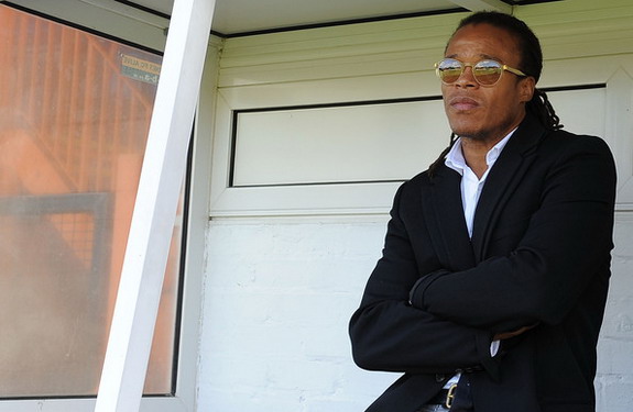 Edgar Davids orders Barnet's team bus to pick up stranded fans | inside ...