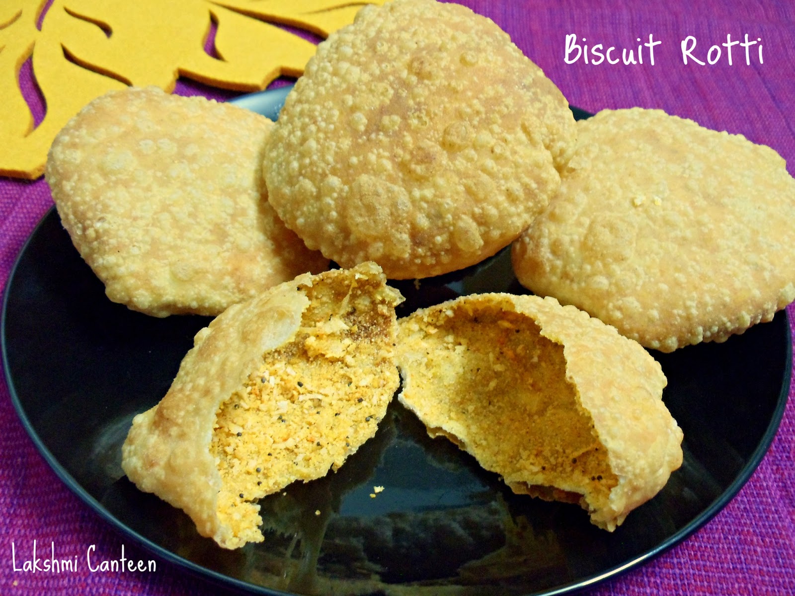 Lakshmi Canteen: Biscuit Rotti