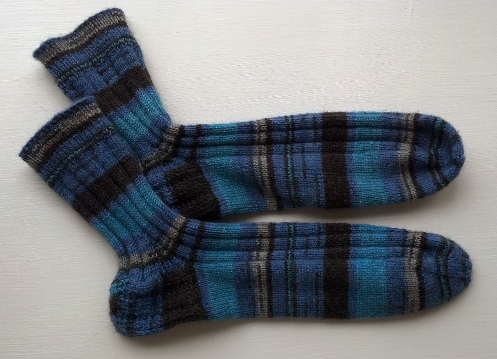 Knit A Bit Crochet Away: Pattern: Vintage Ribbed Toe Up Socks