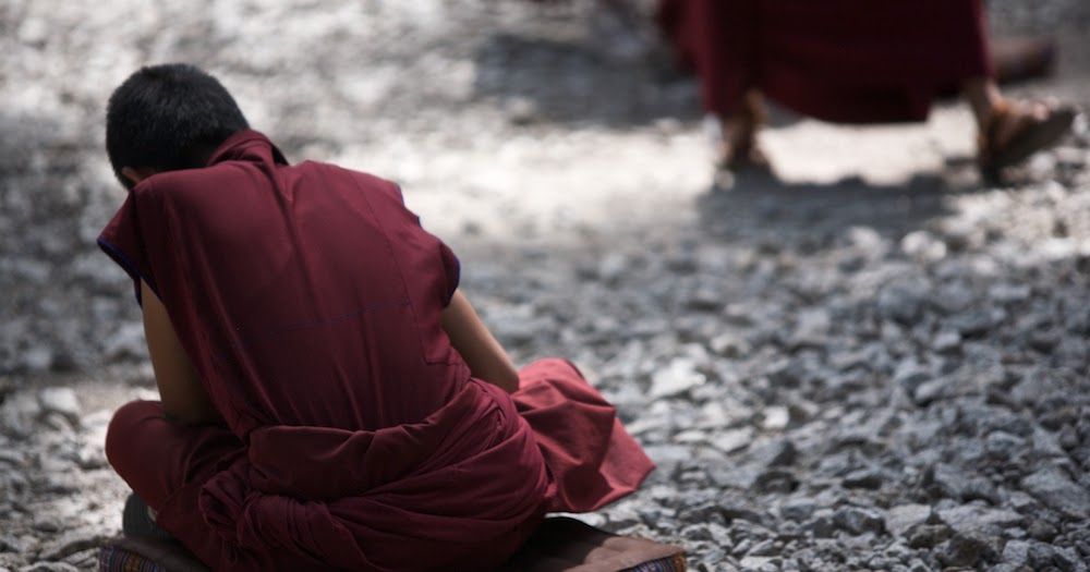 Noor Beckwith Photography: ARGUING MONKS OF SERA MONASTERY SERIES