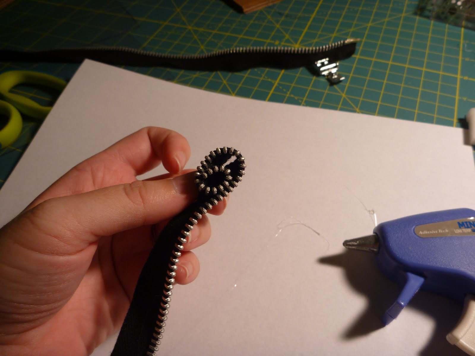 Such Big Dreams...: Zipper Flower Tutorial