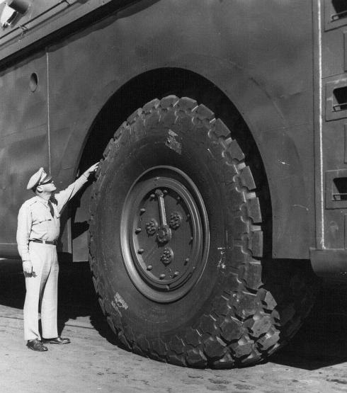 Armour force / Panssaroitu voima : LARC-LX