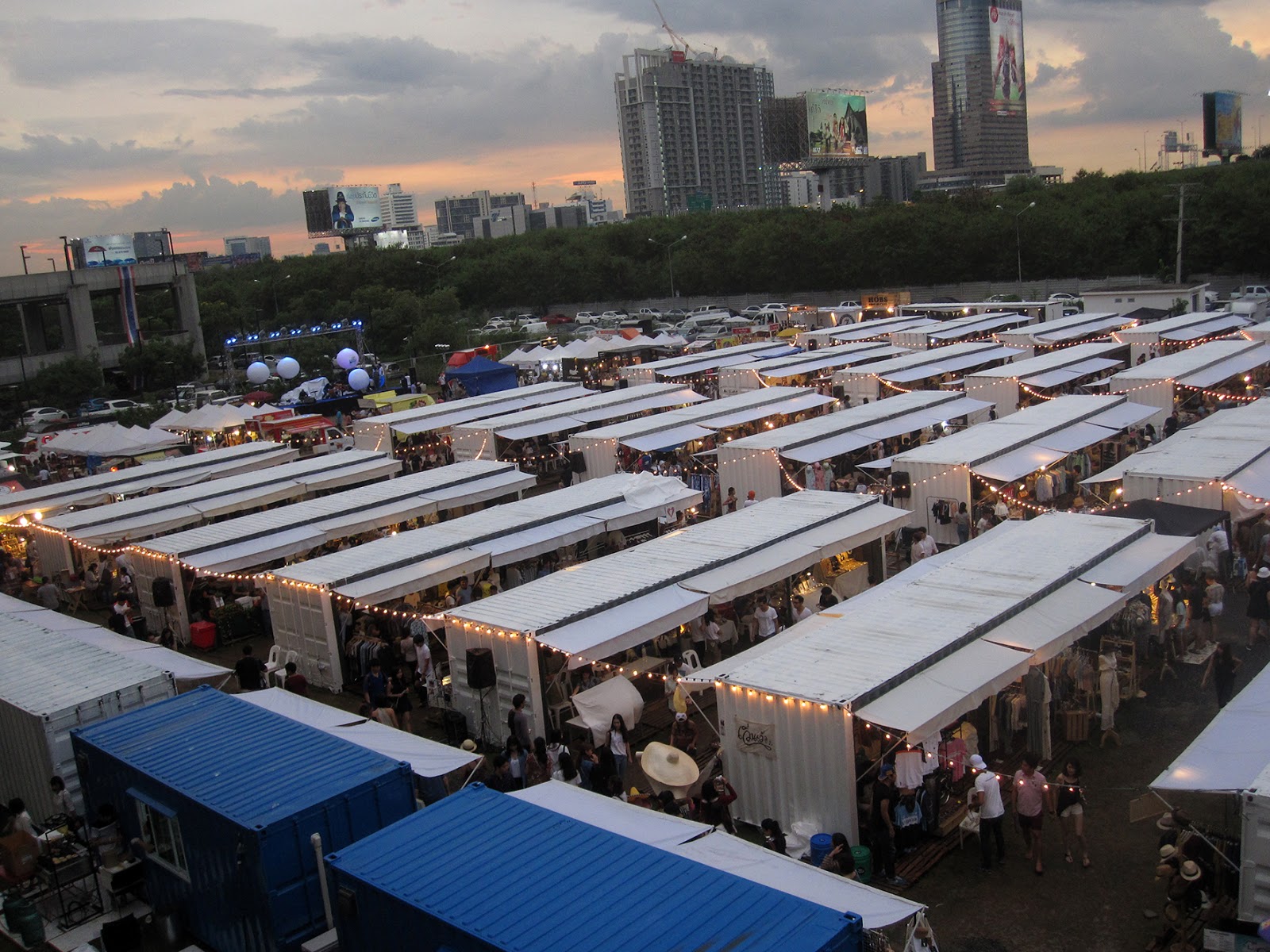 Welcome to ThFansClub 博客: 2015 Bangkok's Coolest night markets
