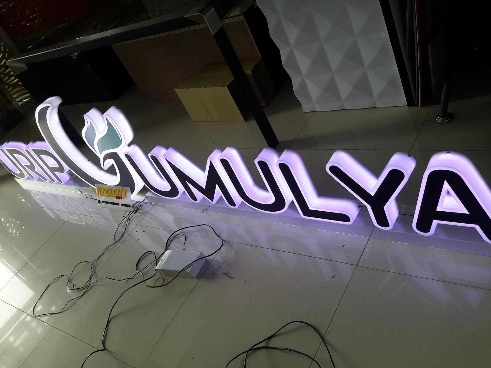 Kinclonx Acrylic: Neon Box Letter Murah