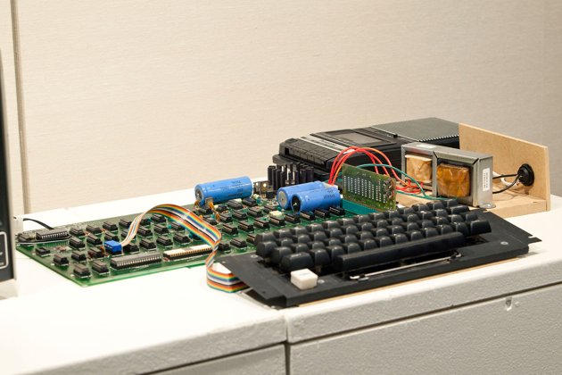 Stunning Photos: Check First Apple Computer - fetches $374000