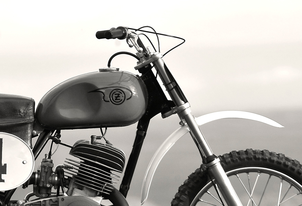 MotArt: Roger DeCoster's CZ400