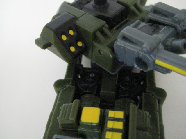 ChCse's blog: Toy Review: Transformers PCC Bombshock w/ Combaticons